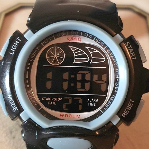 Quintel | Accessories | Vintage Quintel Quim579 Blackblue Digital ...